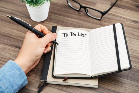 Must y have to: diferencias esenciales | What's Up!